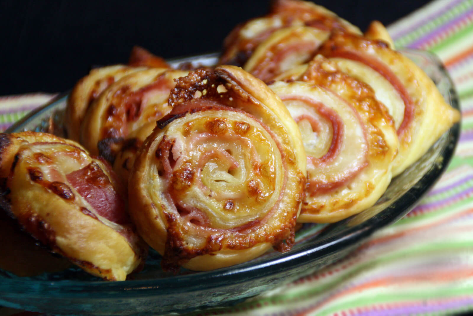 Les roulés jambon-moutarde au comté parfaits pour vos apéritifs